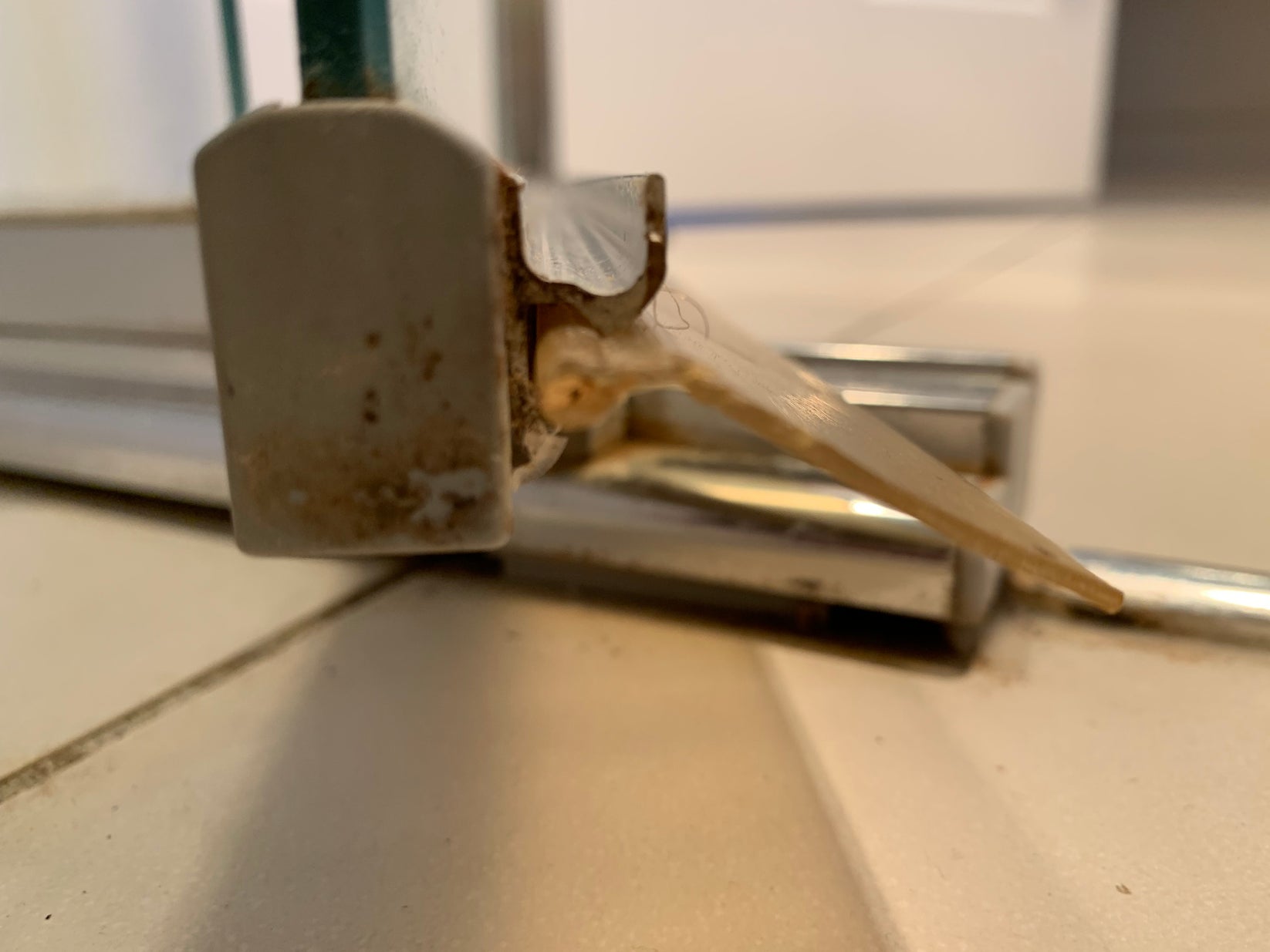 Shower Screens Splash Flap and sweep - suits frameless and framed – Mr ...