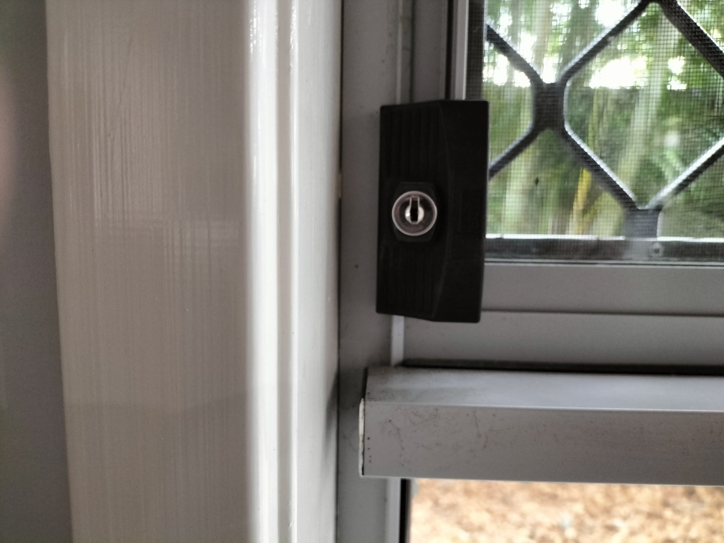 Sliding window handle - Trend, Capral, Vincent windows - keyed – Mr ...