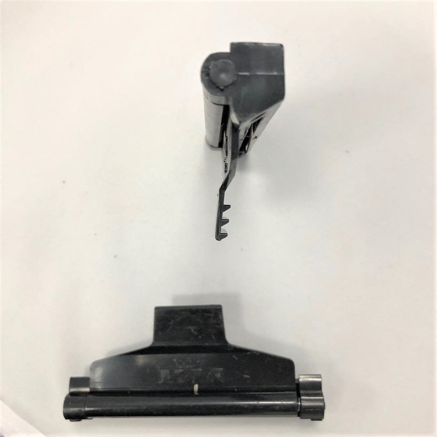 Screen door catch to suite Boral Cyclone KM D series sliding screen do ...