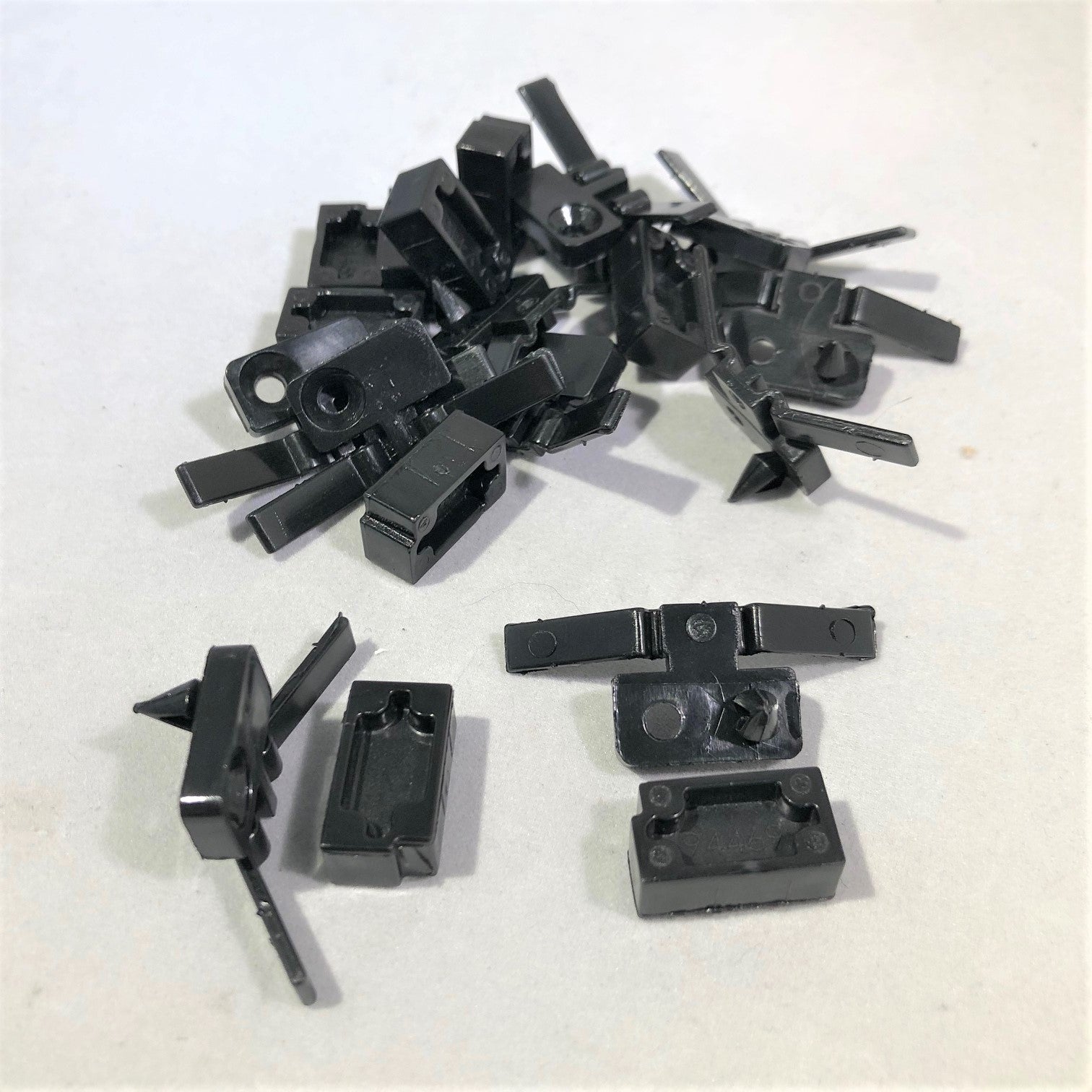 Flyscreen Clip - suits AWS Vantage Awning windows - sold in packs of 1 ...