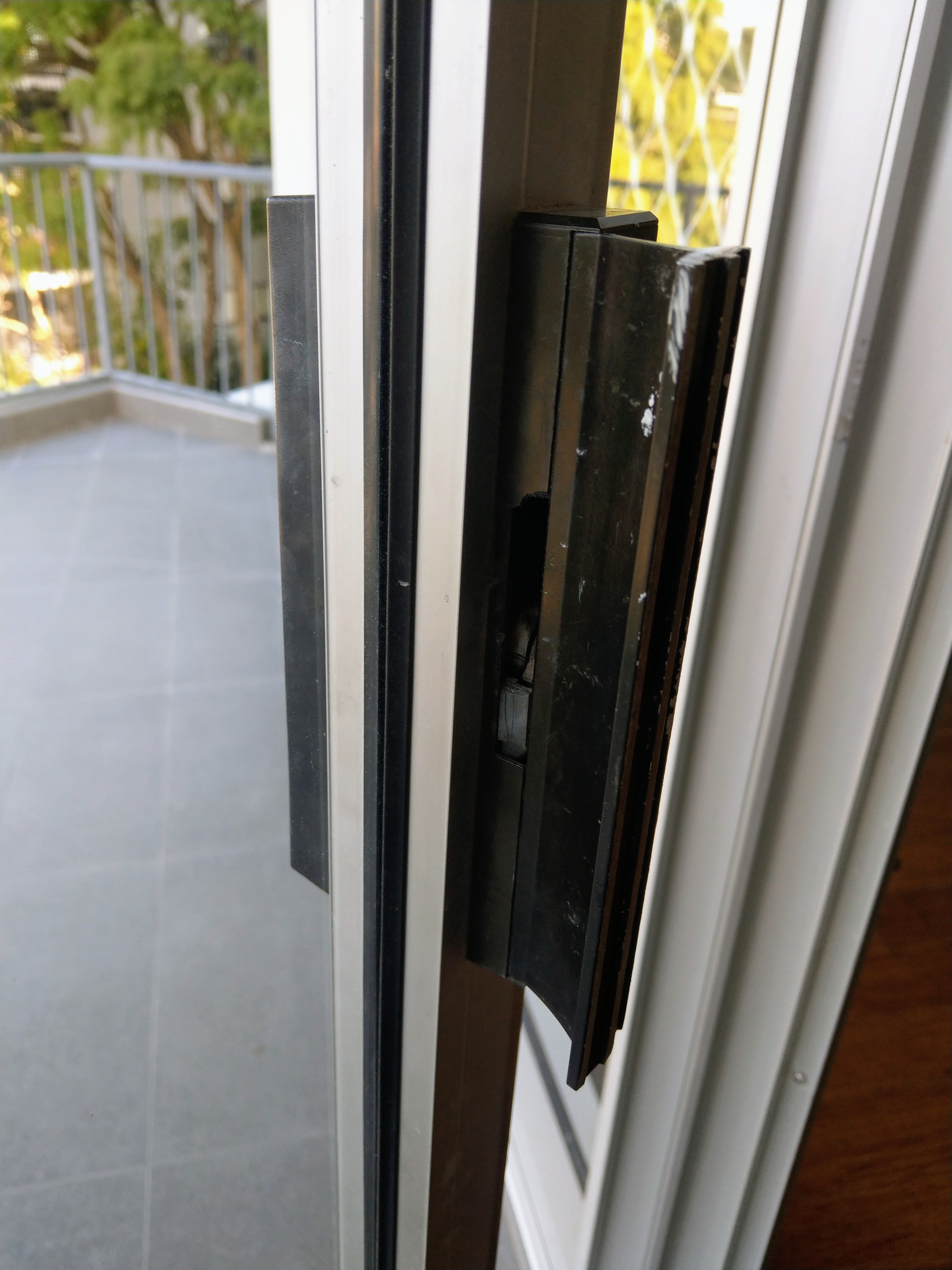 Sliding door lock - suits G James Apartment Doors - Black – Mr Windows AU