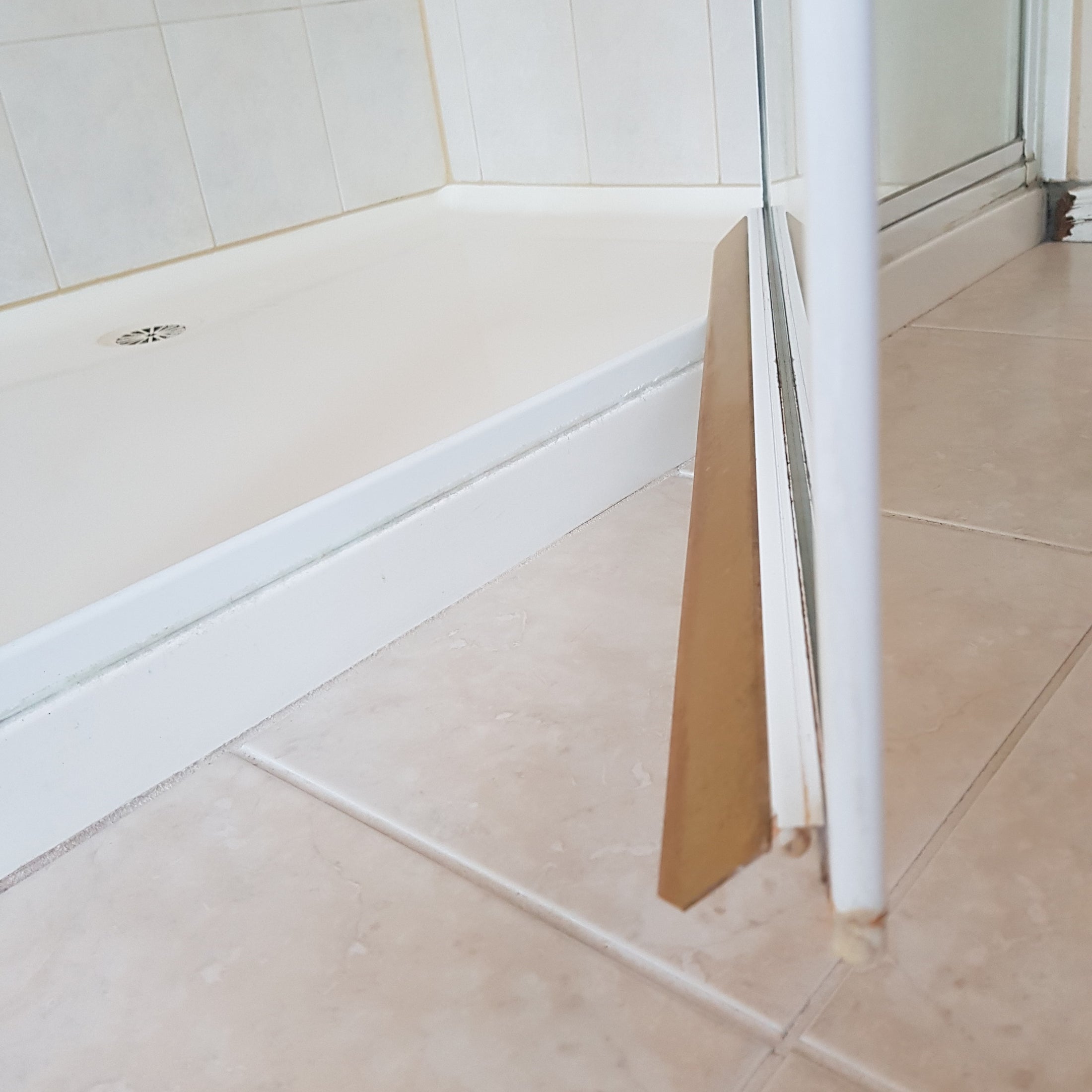 Shower Sweep/Water guard - suits Stegbar Softline - sold 1 x 900mm len ...